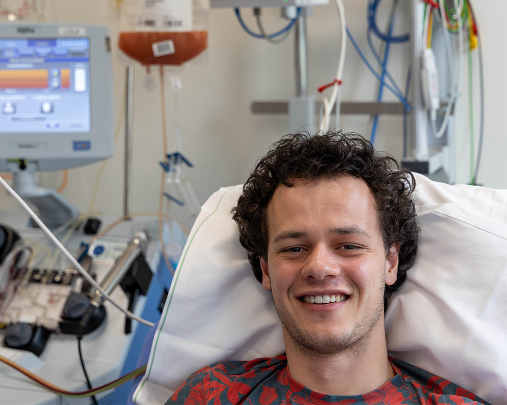 Jent doneert twee keer stamcellen in twee verschillende landen ...